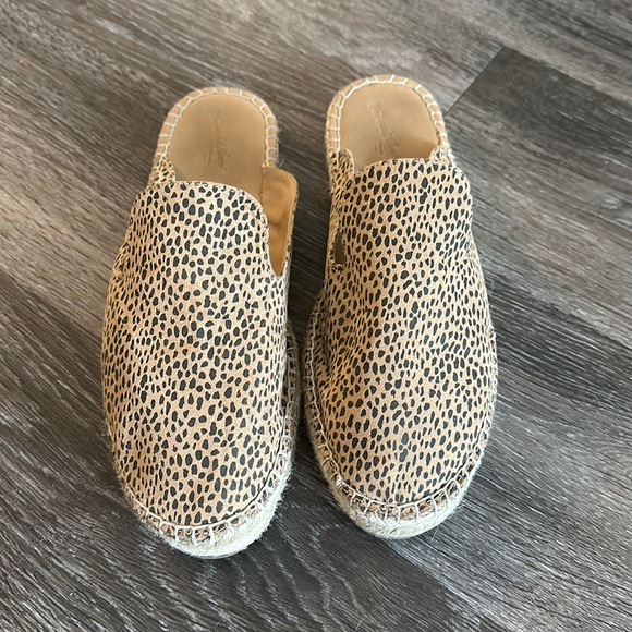 Universal Thread | Shoes | Universal Thread Shoes | Poshmark